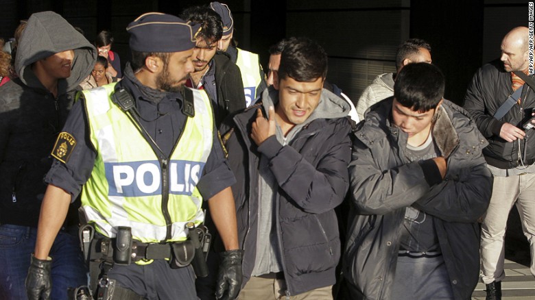 U S To Take At Least 10 000 More Syrian Refugees Cnnpolitics