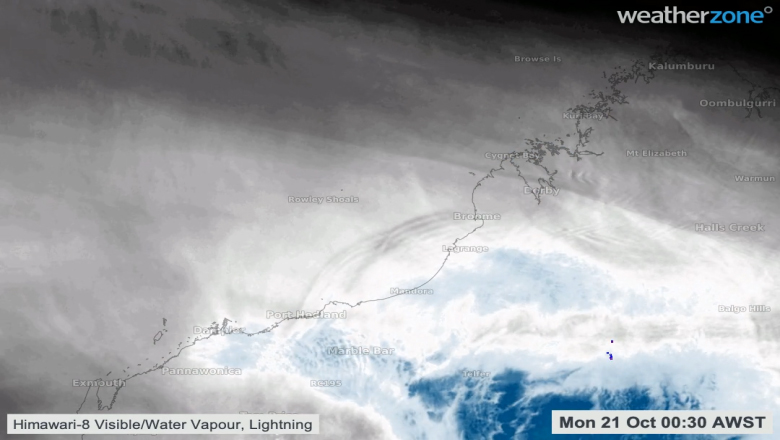 Atmospheric gravity waves captured in satellite images near Australian ...