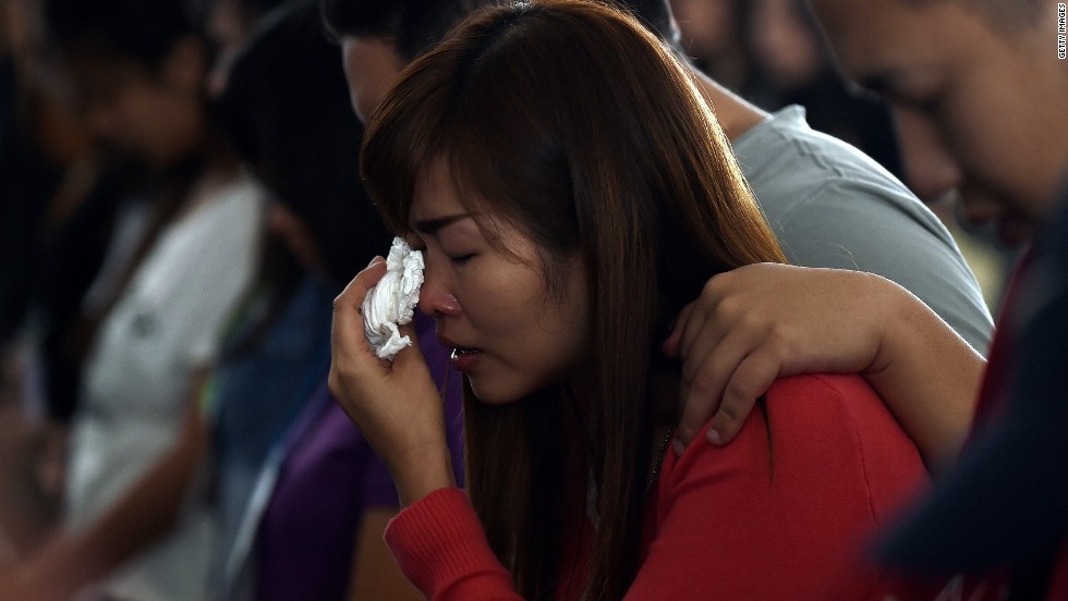 Weather halts new bid to lift AirAsia QZ8501 fuselage - CNN Weather halts new bid to lift AirAsia QZ8501 fuselage - CNN