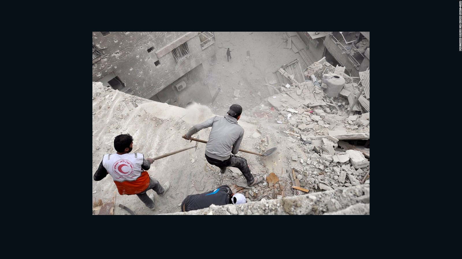 Yarmouk refugees describe ISIS raid on Syrian camp - CNN