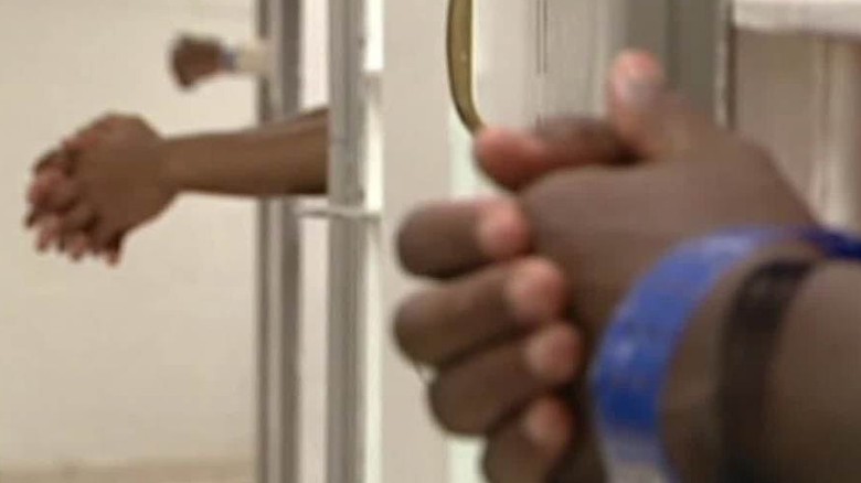 Prisoner Staff Relationships In Spotlight After Escape Cnn 3264