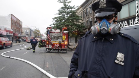 Gas explosion rocks Brooklyn building; 1 dead, 10 hurt - CNN