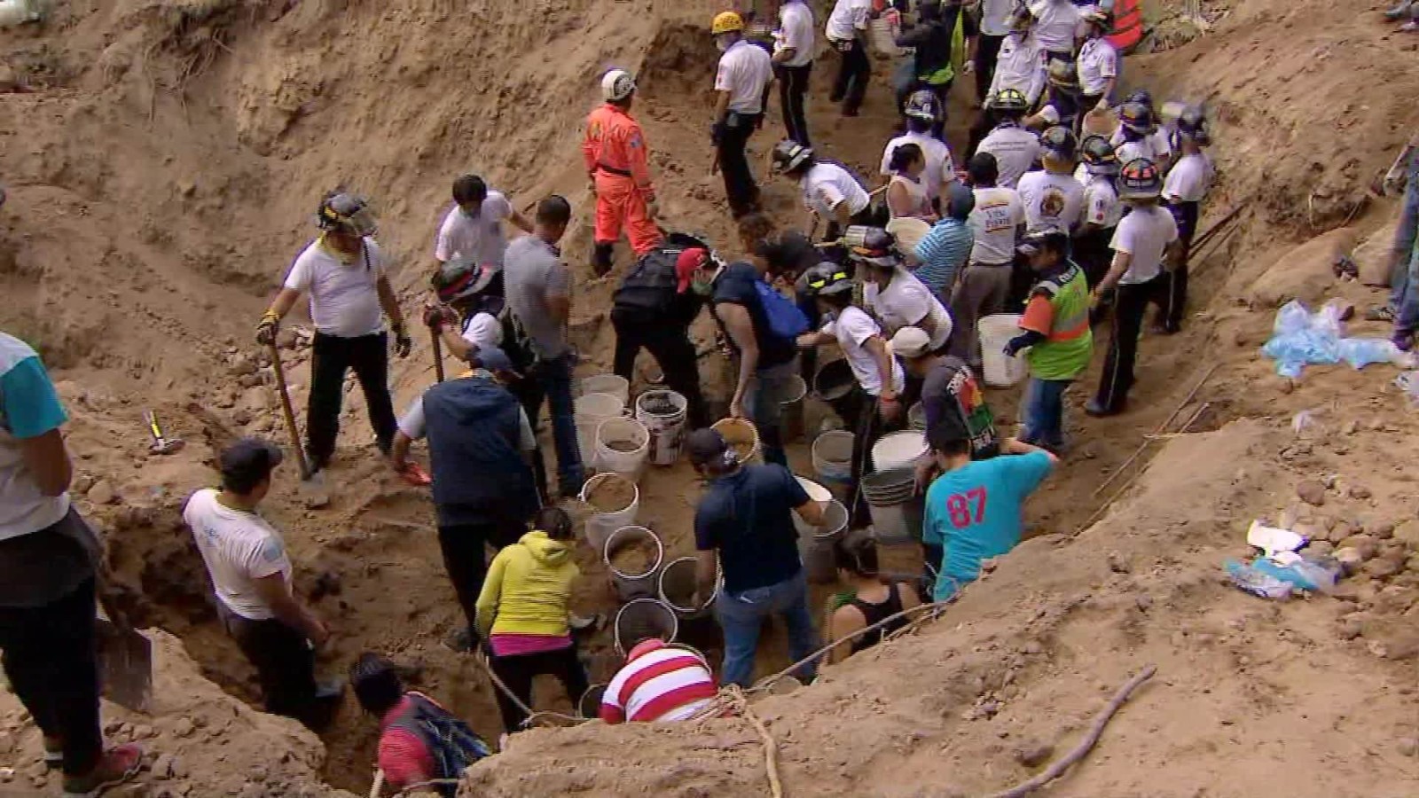 Hundreds missing in Guatemala landslide - CNN Hundreds missing in Guatemala landslide - CNN