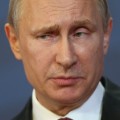 One inch from Vladimir Putin - CNN Video