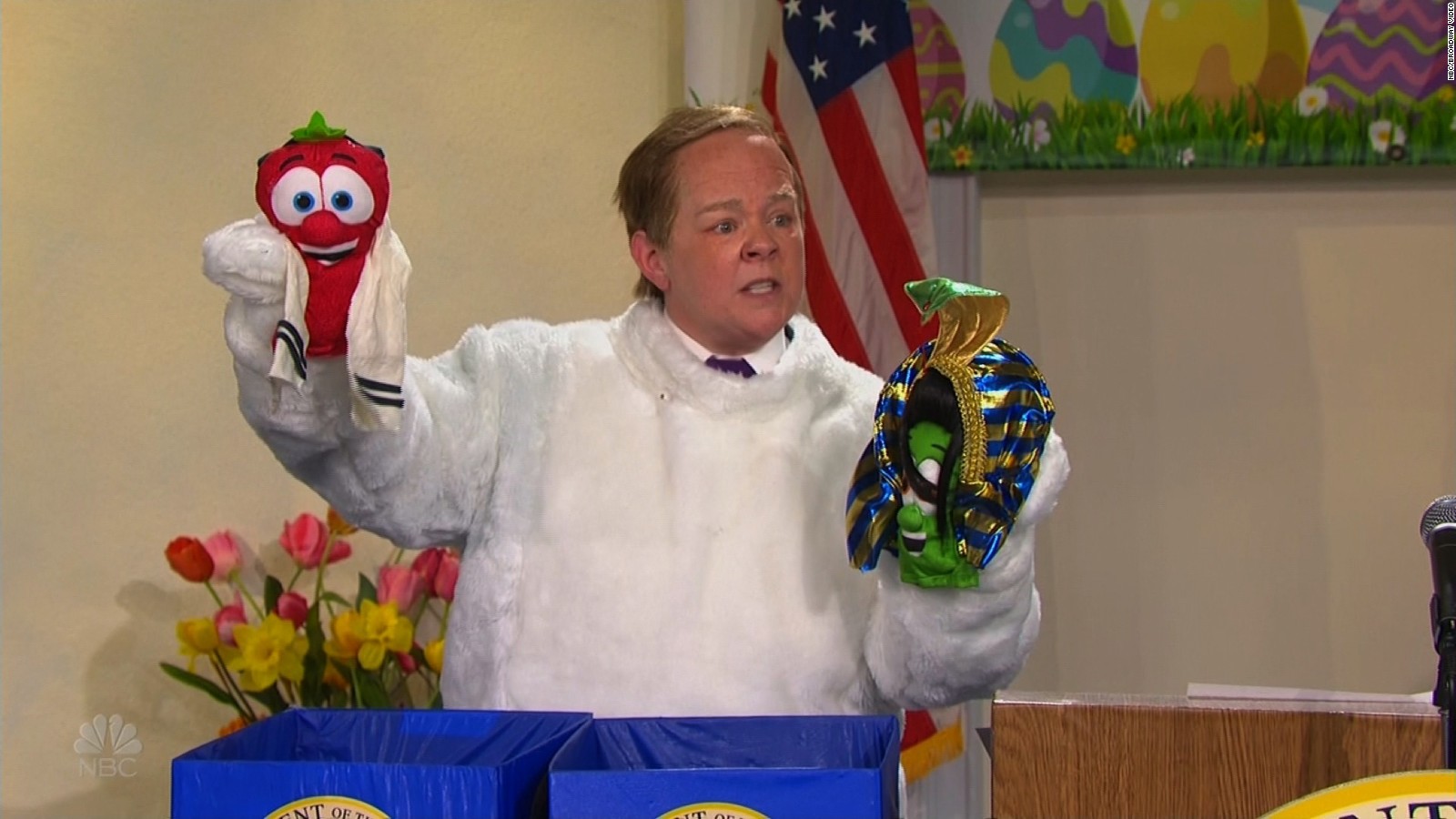Spicer gets in the Easter spirit on 'SNL' - CNN Video