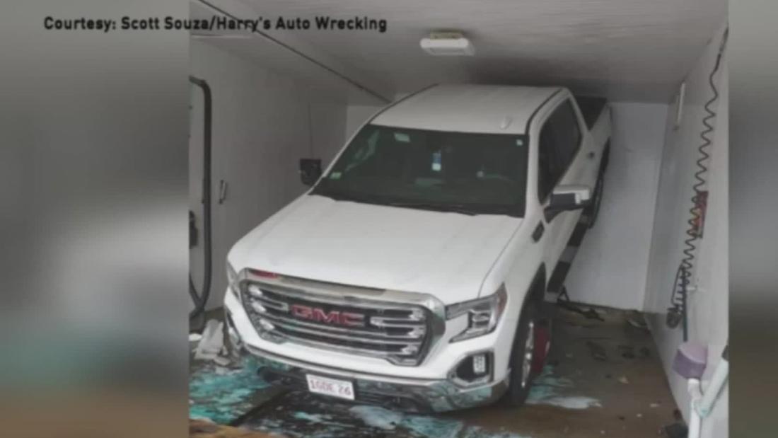 Truck Crushes Car Inside Car Wash Cnn Video