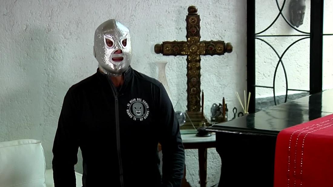 El Hijo Del Santo El Verdadero Ring Está En Los Hospitales Cnn Video
