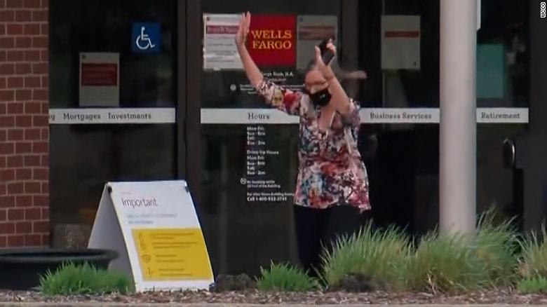 Wells Fargo Standoff A Suspect Has Been Arrested And Hostages Released
