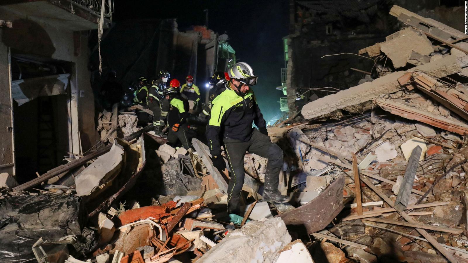 Italy building collapse: At least 3 dead, 6 missing in Ravanusa - CNN Italy building collapse: At least 3 dead, 6 missing in Ravanusa - CNN